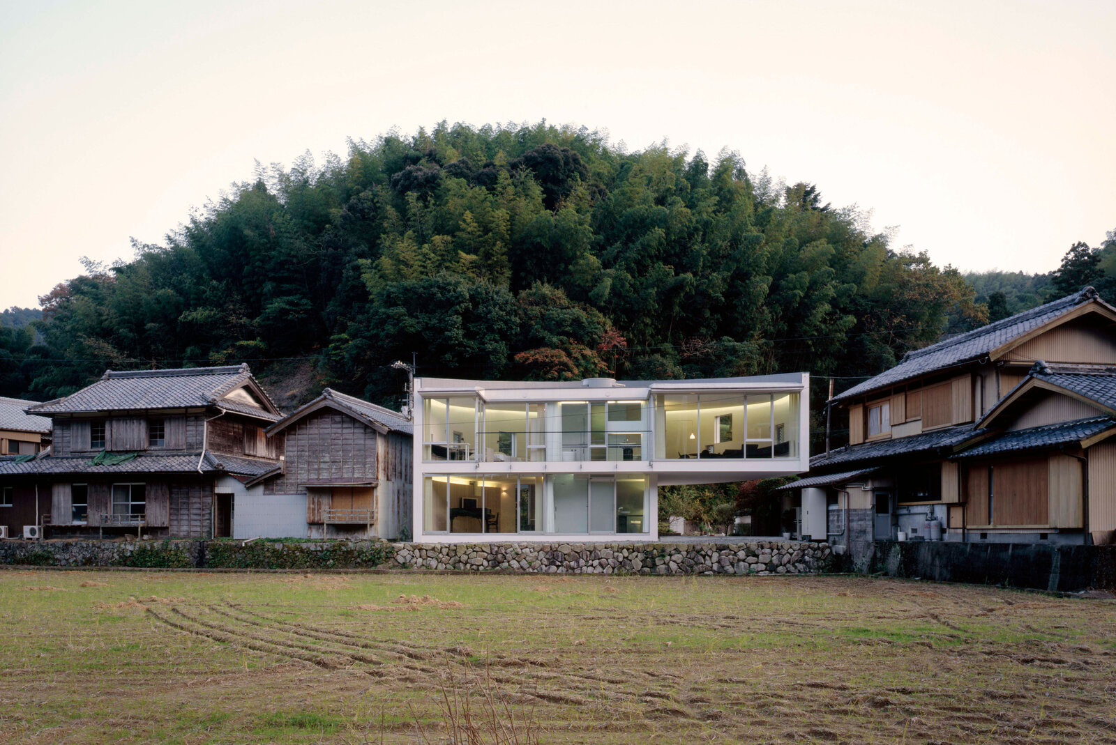House at Anan / Sundial House in a Valley | NASCA